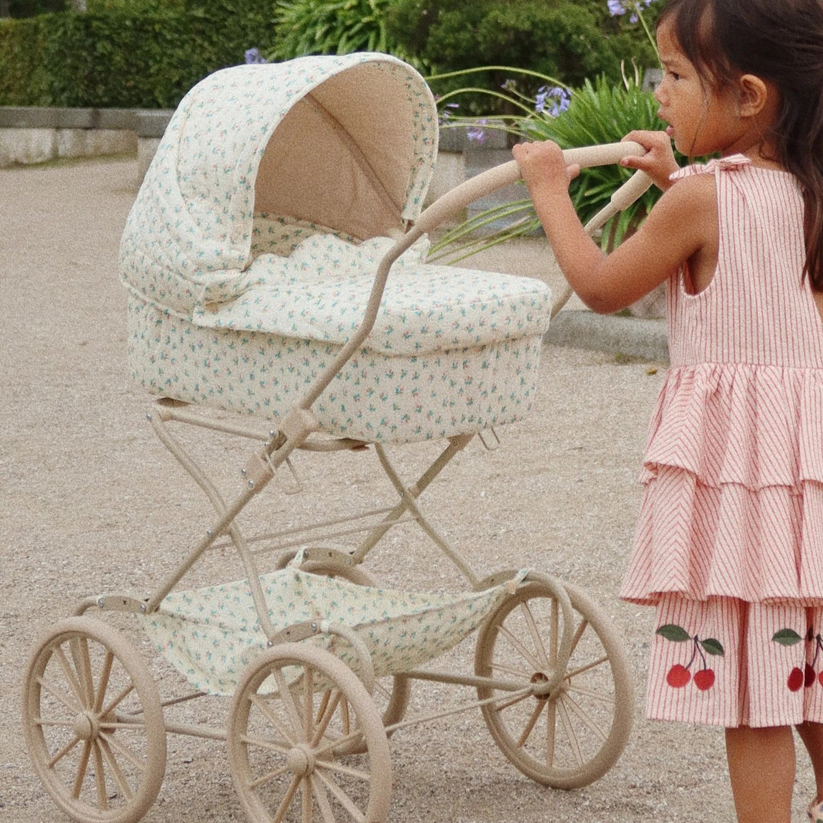 Doll Prams Collection | Vintage Style Baby Doll Strollers & Prams ...